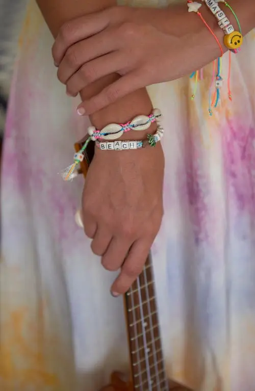 VENESSA ARIZAGA Fantasea Shell Charm Bracelet - Silver Rainbow
