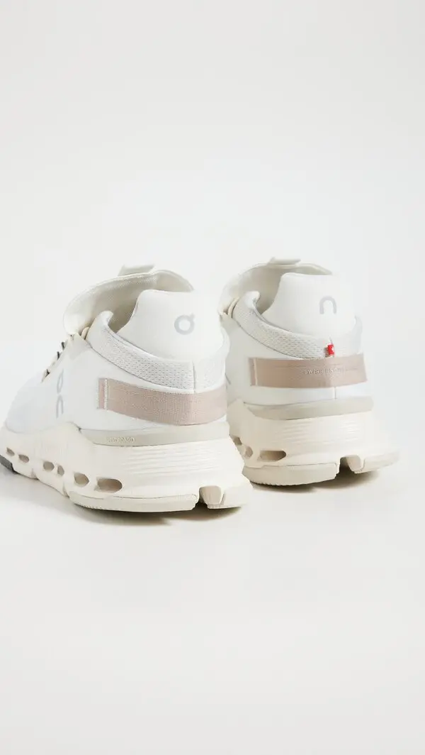On Cloudnova 2 Sneakers - Ice/sand
