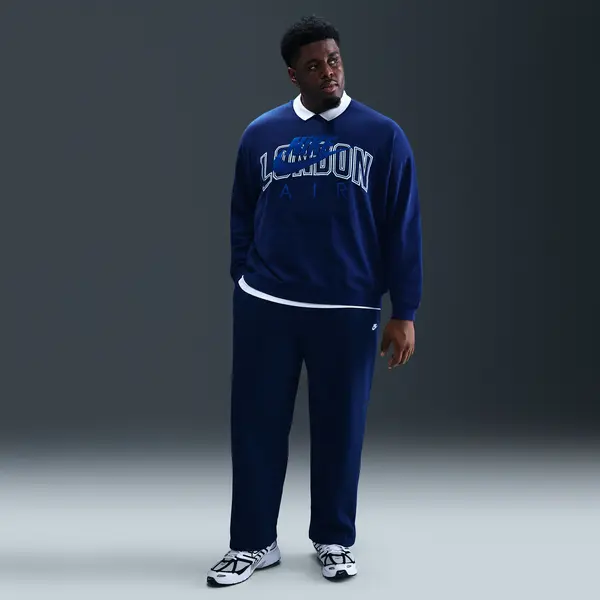 Nike London" Fleece Crew