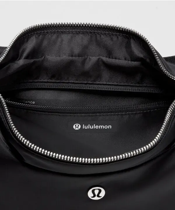 Lululemon City Essentials 4l Shoulder Bag - Black