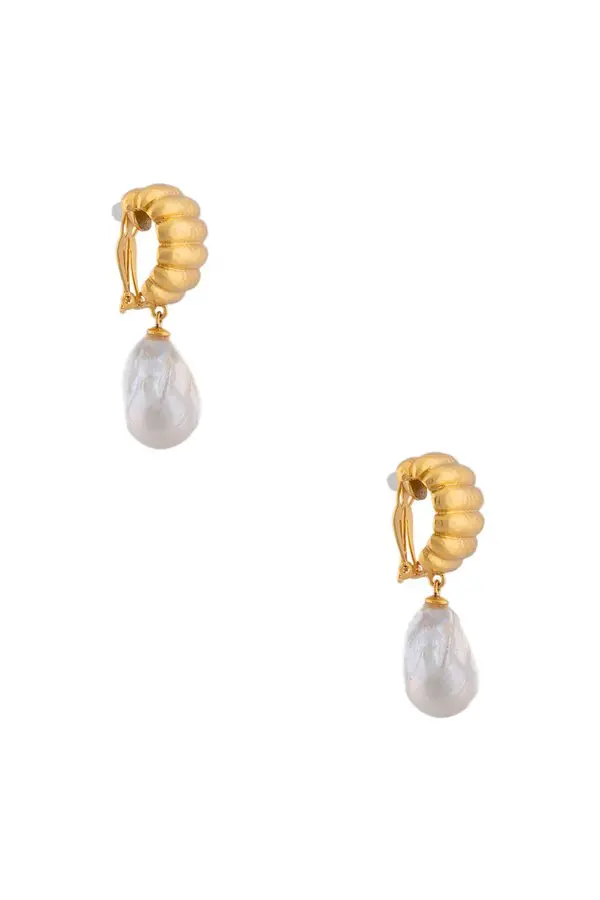 VALERE Ribbed Pearl Drop Earrings - 22k Gold Plated & Pearl
