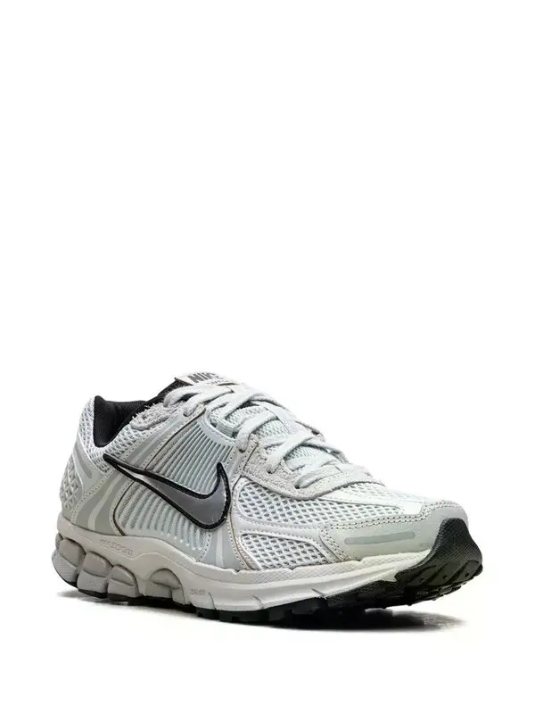 Nike Zoom Vomero Sneakers