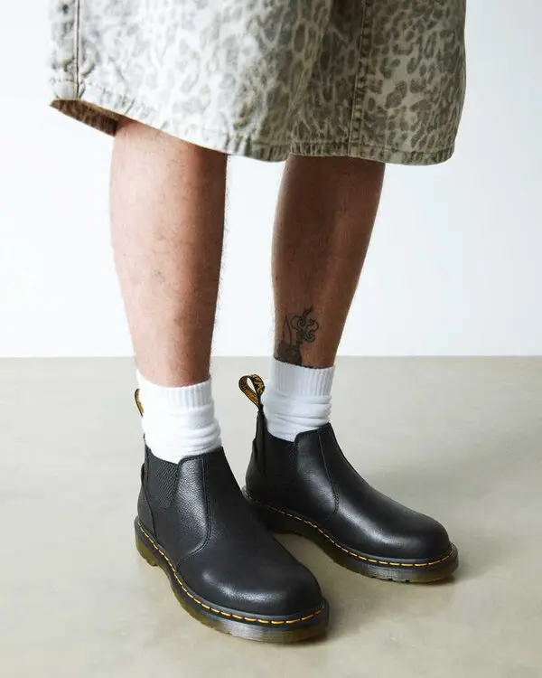 Dr. Martens 2976 Lo Rogue Leather Chelsea Boots In Black  display picture 1