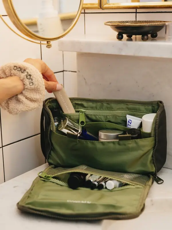 AUGUSTNOA Dopp Kit - Olive Green