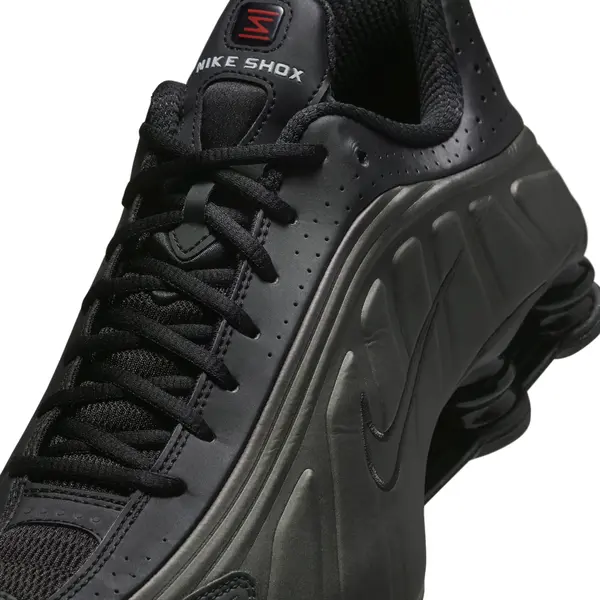Nike Shox R4 Sneakers - Black