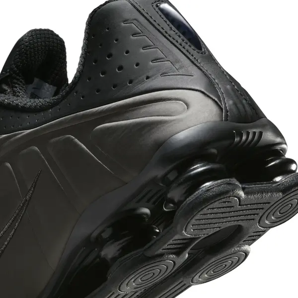 Nike Shox R4 Sneakers - Black