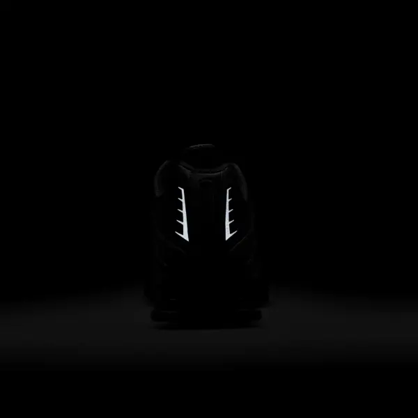 Nike Shox R4 Sneakers - Black