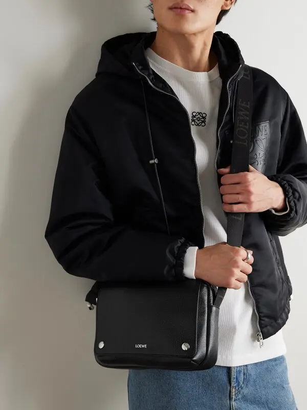 Loewe Pebble Xs Full-grain Leather Messenger Bag - Black
