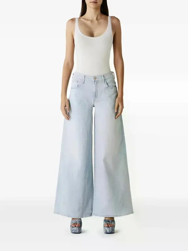 MOTHER The Swisher Sneak Jeans