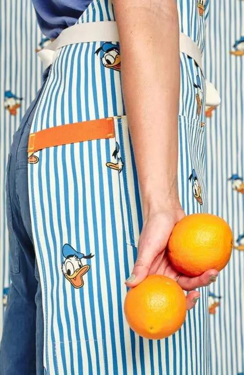 HEDLEY & BENNETT Disney's Donald Duck Essential Apron