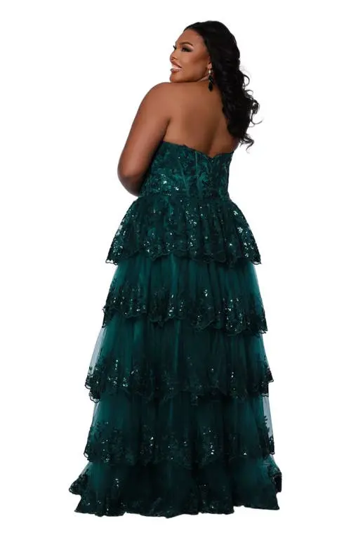 SYDNEY'S CLOSET Sweetheart Neckline Tiered A-line Gown - Forest