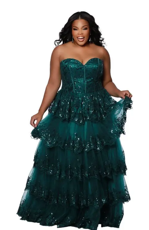 SYDNEY'S CLOSET Sweetheart Neckline Tiered A-line Gown - Forest