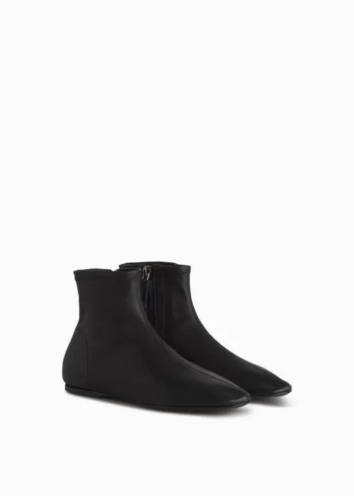 Co Round-toe Leather Bootie
