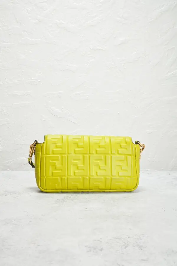 Fendi Embossed Ff Baguette Shoulder Bag - Green
