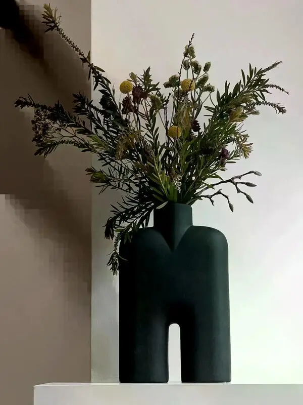 101 COPENHAGEN Medium Cobra Tall Vase - Black