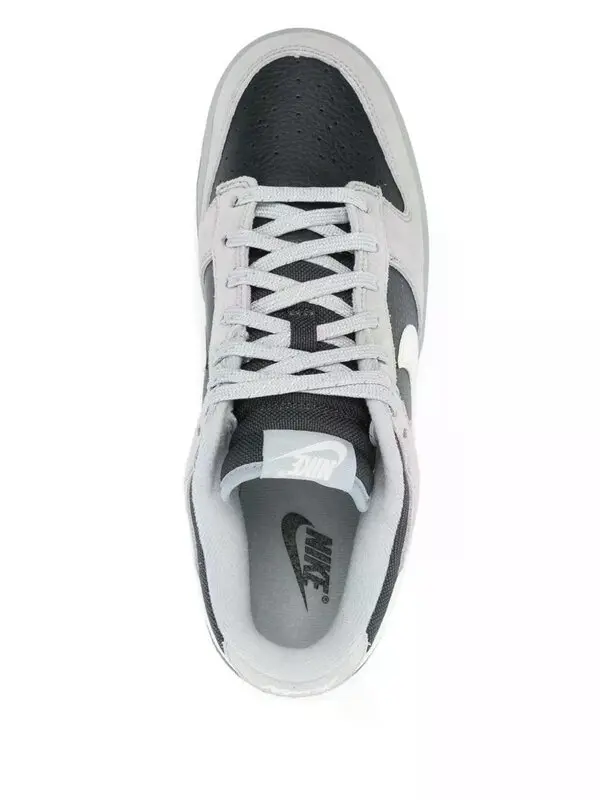 Nike Dunk Low Sneakers