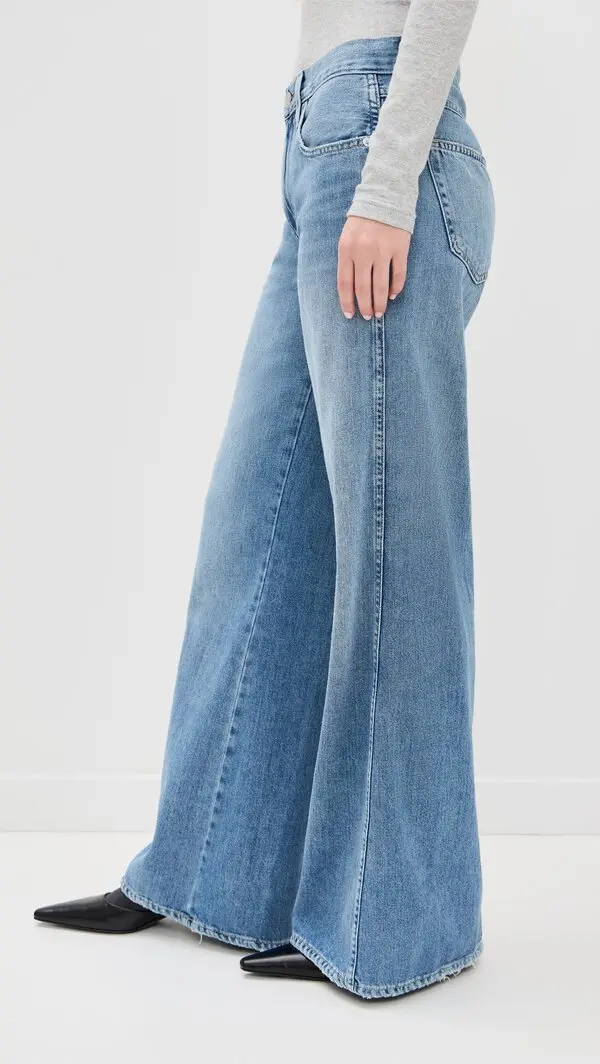AMO Faith Flare Jeans - Maverick