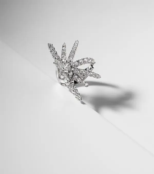 Yeprem 18kt White Gold And Diamond Ring