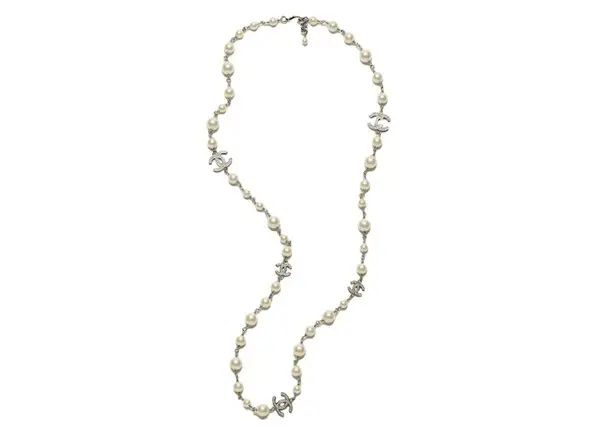 Chanel Cc Logo Rhinestone Necklace - Silver/pearl (a36121)