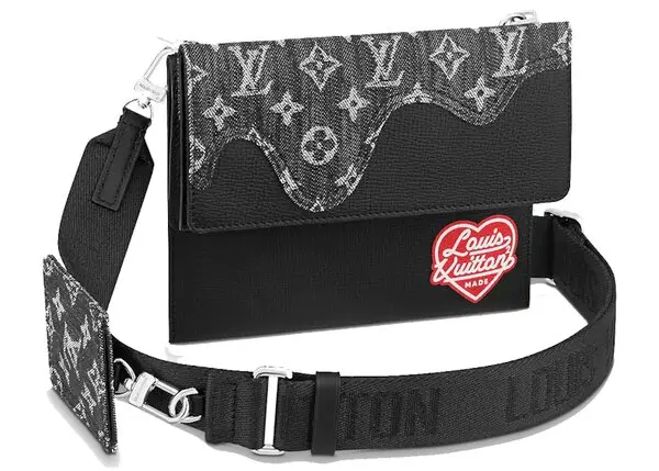 LOUIS VUITTON X Nigo Trio Pouch Monogram - Black