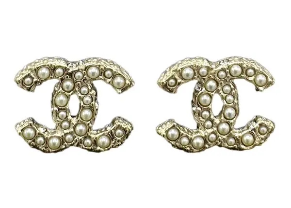Chanel Pearl And Cc Logo Earrings - Gold/pearly White/crystal