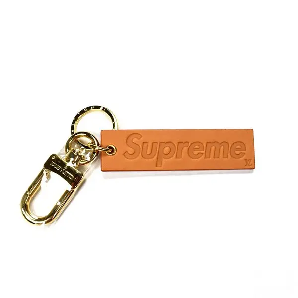 LOUIS VUITTON X Supreme Keychain - Brown