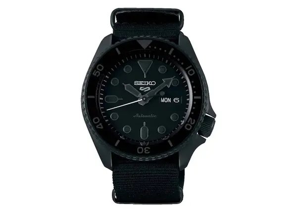 SEIKO 5 Sports Watch