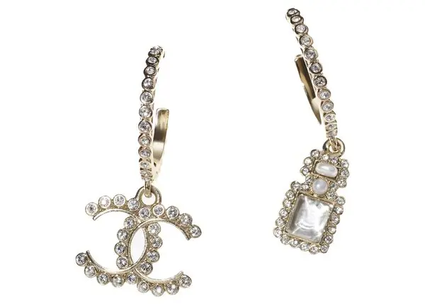Chanel Earrings Glass Pearls - Gold