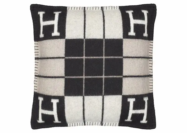 Hermès Avalon Iii Pillow - Ecru Noir