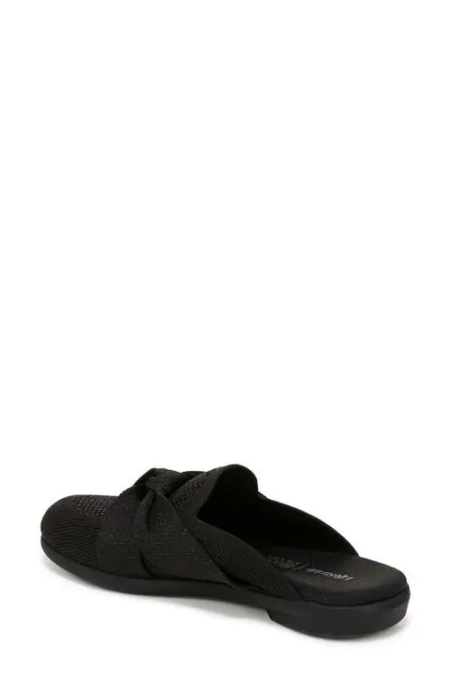 BZEES Kissed Mule - Black