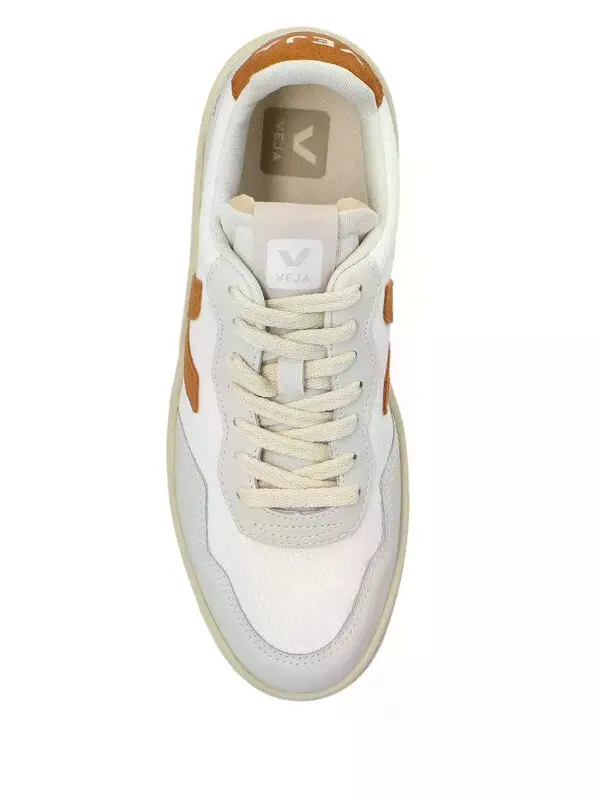 VEJA V-90 Sneakers