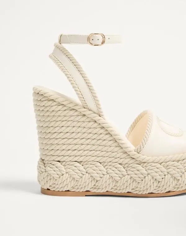 Valentino Garavani Vlogo Torchon Wedge Sandal In Nappa 130mm - Ivory