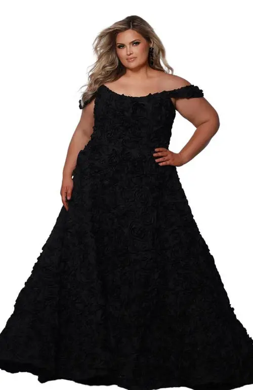 SYDNEY'S CLOSET Off-the-shoulder A-line Gown - Black