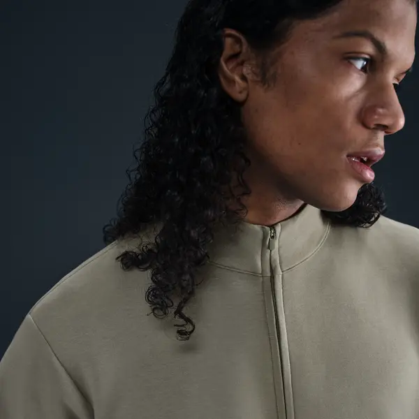 Nike 24.7 Impossiblysoft Dri-fit 1/2-zip Top - Green