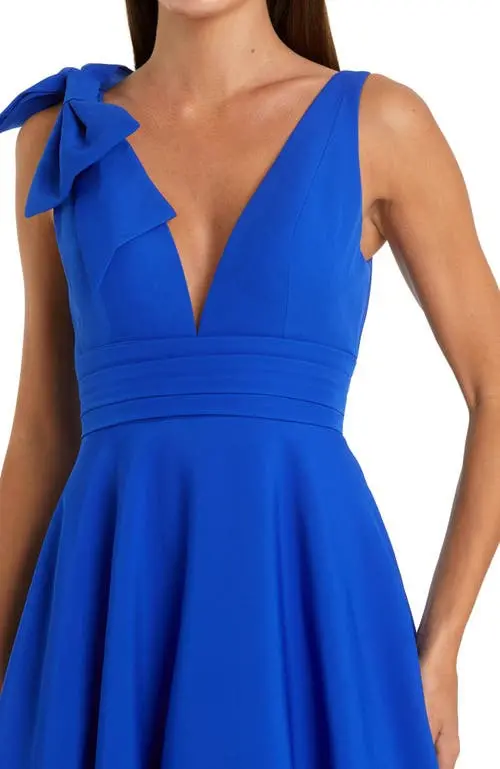Mac Duggal Crepe Plunge Neck Ballgown With Bow - Cobalt