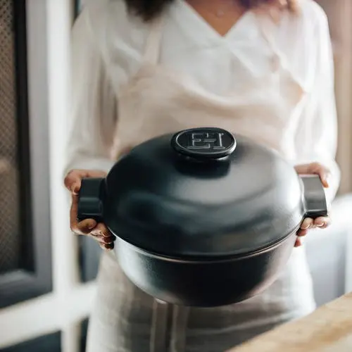 EMILE HENRY Delight 4.25 Quart Round Dutch Oven