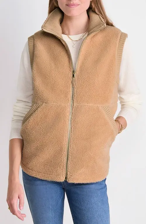 Vineyard Vines High Pile Fleece Vest - Cappuccino