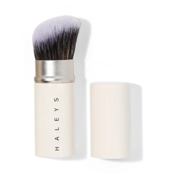 HALEYS BEAUTY Re-tractable Travel Angled Face Brush - One-color