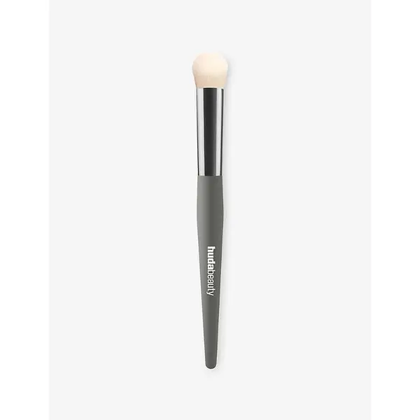 HUDA BEAUTY Undereye Buff Brush - One-color