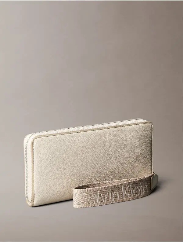 Calvin Klein Ultralight Wristlet - Chateau