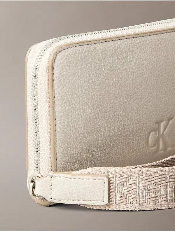 Calvin Klein Ultralight Wristlet - Chateau