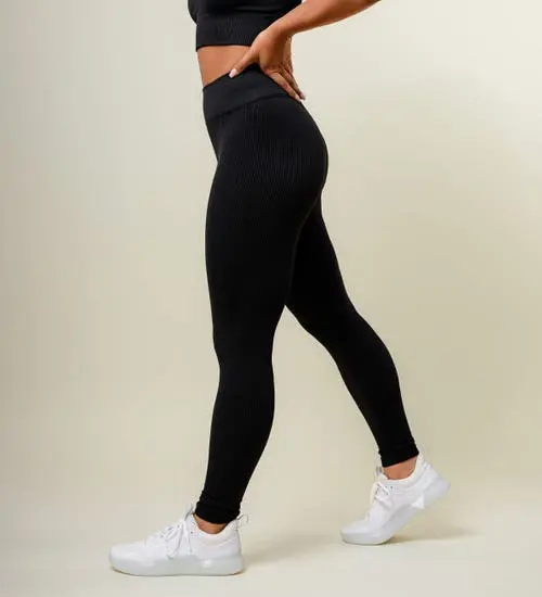 WHILE ON EARTH™ High-rise Aura Tight - Black