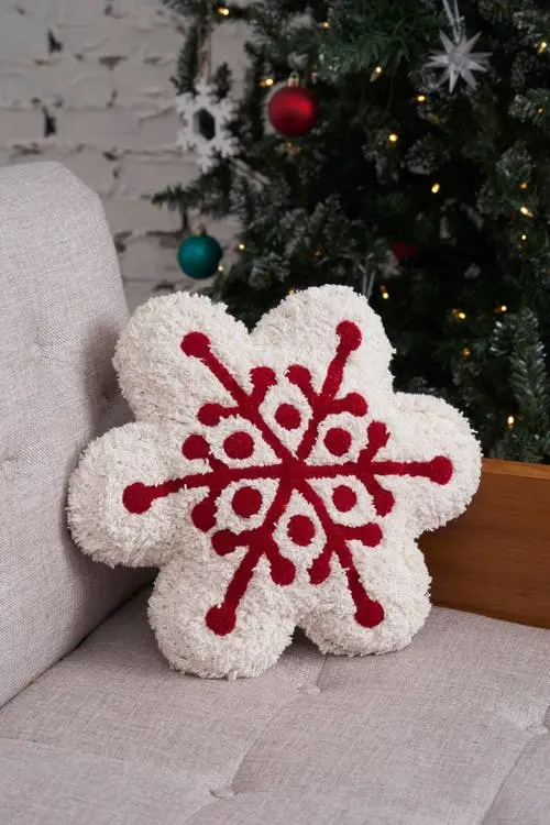 CAROL & FRANK Scarlett Snowflake Shaped Throw Pillow - Red