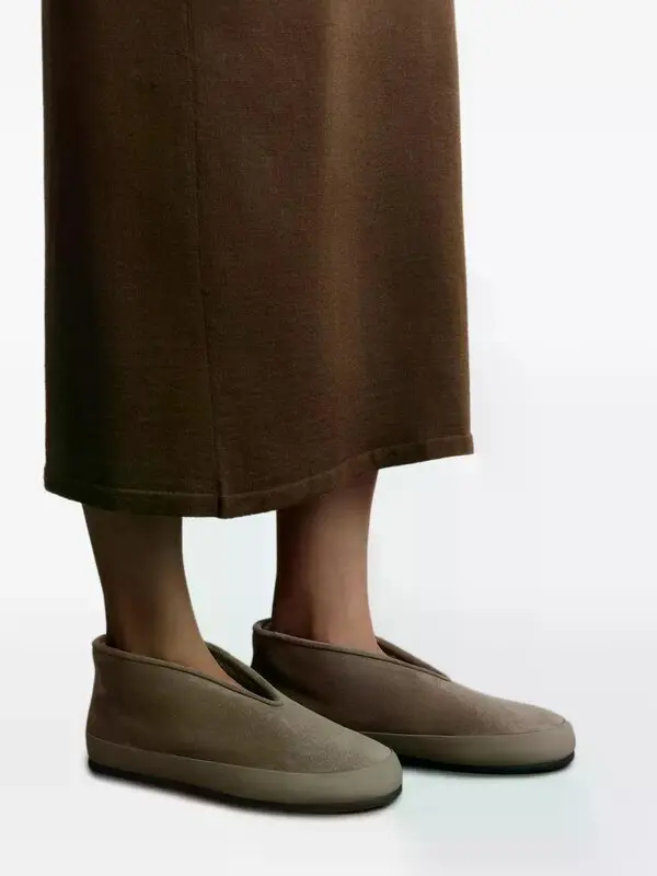 12 STOREEZ Shearling-lined Suede Loafers