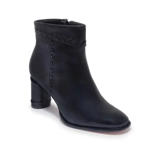Bernardo Gene Ankle Bootie - Black