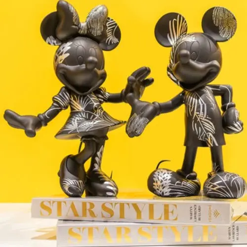 LEBLON DELIENNE Book Star Style Interiors Figurine