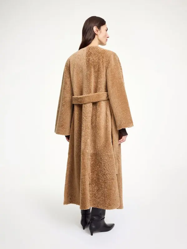 BY MALENE BIRGER Sandria Shearling Coat - Brown Sugar