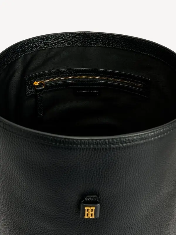 BY MALENE BIRGER Maryllon Grainy Bucket Bag