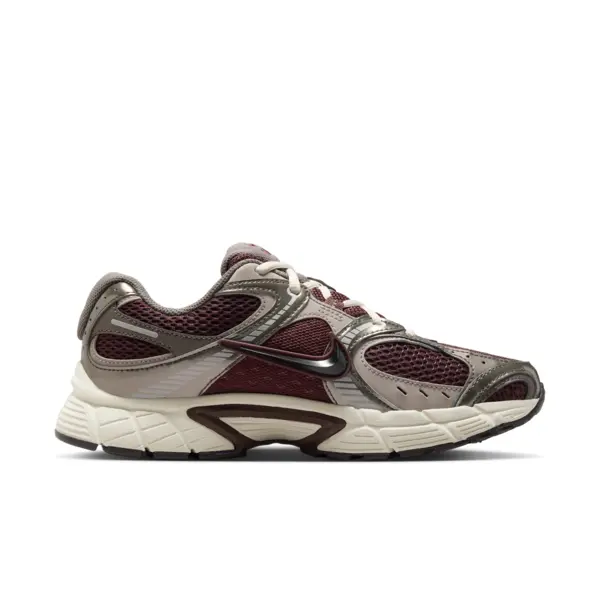 Nike V5 Rnr Sneakers With Reflective Accents - Red