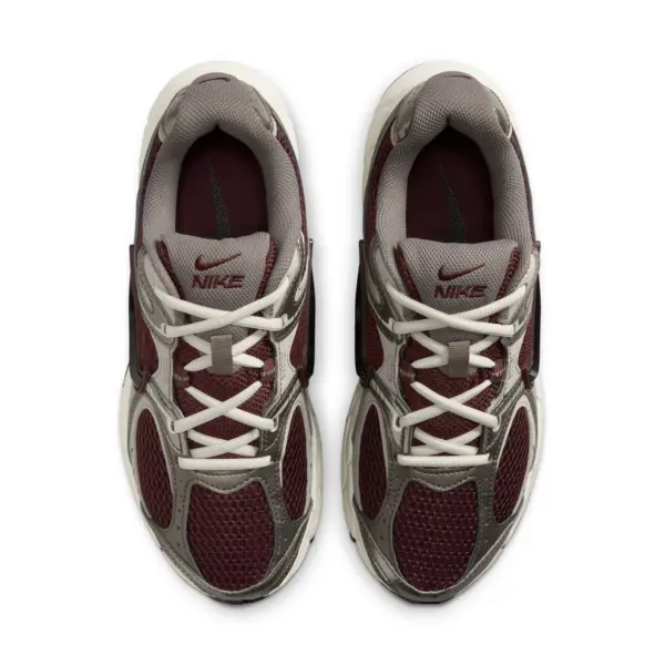 Nike V5 Rnr Sneakers With Reflective Accents - Red